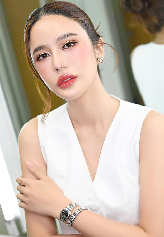 Kana Rinyarat เปิดวาร์ปคะน้า ริญญารัตน์ ดาราหน้าสวย ยิ้มสวยโชว์เสน่ห์