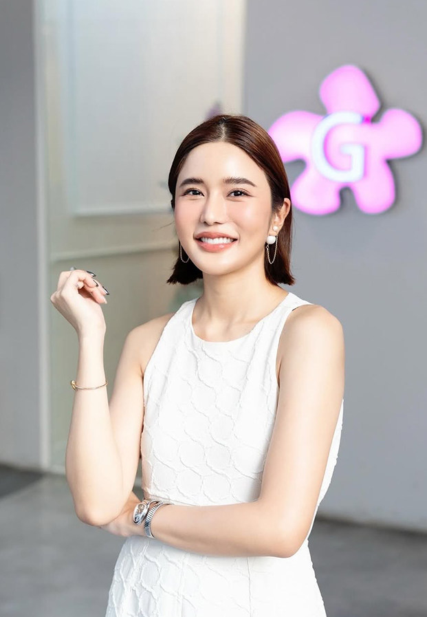 Kana Rinyarat เปิดวาร์ปคะน้า ริญญารัตน์ ดาราหน้าสวย ยิ้มสวยโชว์เสน่ห์