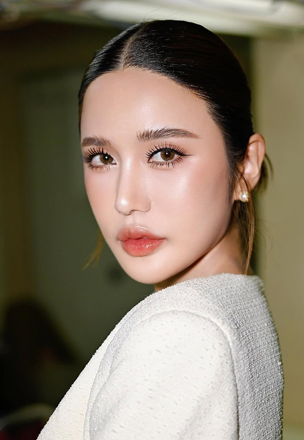 Kana Rinyarat เปิดวาร์ปคะน้า ริญญารัตน์ ดาราหน้าสวย ยิ้มสวยโชว์เสน่ห์