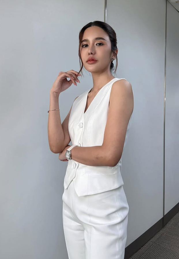 Kana Rinyarat เปิดวาร์ปคะน้า ริญญารัตน์ ดาราหน้าสวย ยิ้มสวยโชว์เสน่ห์