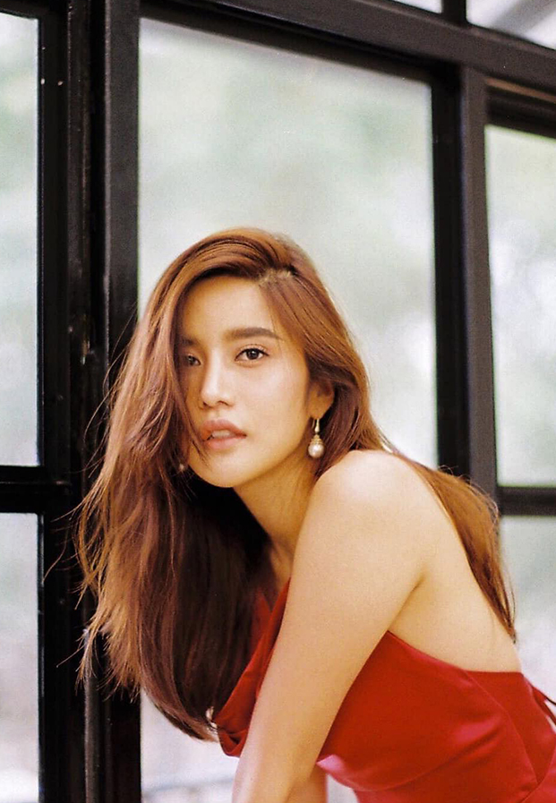 Kana Rinyarat เปิดวาร์ปคะน้า ริญญารัตน์ ดาราหน้าสวย ยิ้มสวยโชว์เสน่ห์
